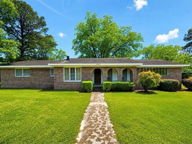 2503 Longhorn Rd, Waycross, GA 31501