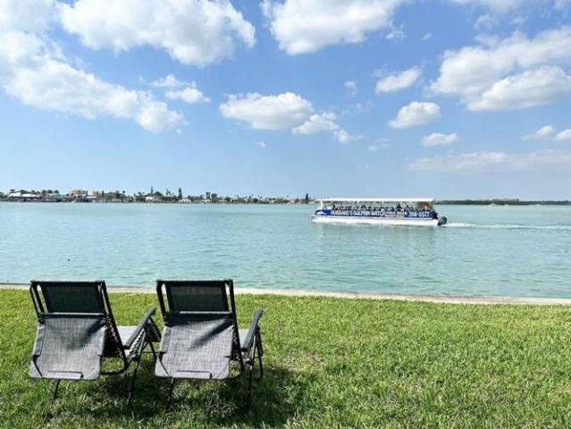250 126th Ave #109, Treasure Island, FL 33706