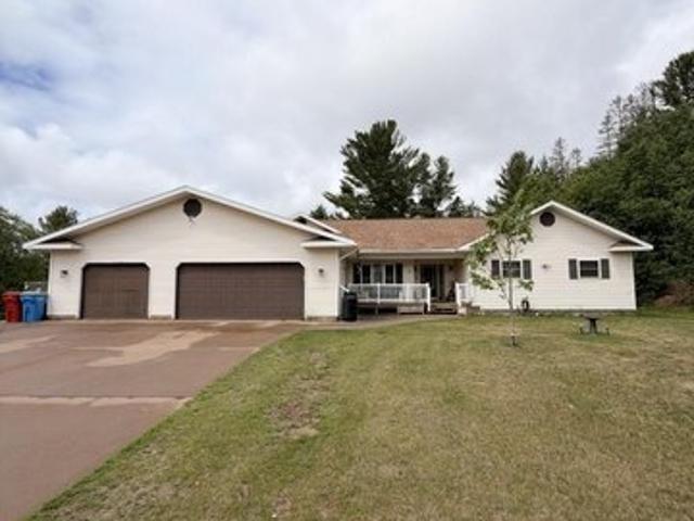 250 Copper St, Ishpeming, MI 49849