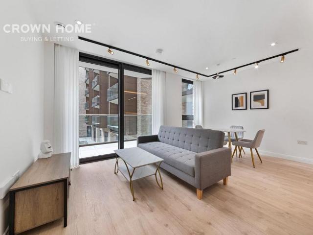 250 City Road, London EC1V 1 bed apartment to rent £3,000 pcm £692 pw