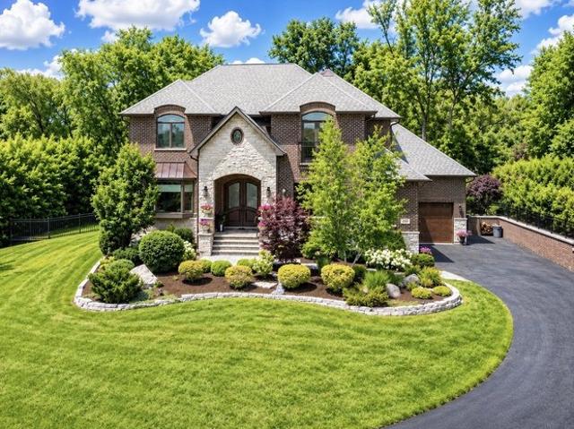 250 Clair View Ct, Lake Zurich, IL 60047