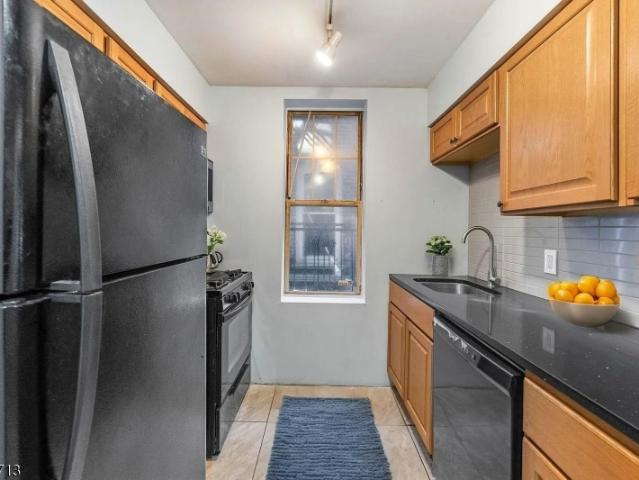 250 Clendenny Ave # 4