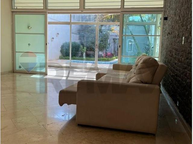 250 Área Útil Casa Alugar, 3 Dormitórios localizado em Avenida Itacira, 1329, Planalto Paulista, São Paulo, São Paulo, 04061001 | Brasil