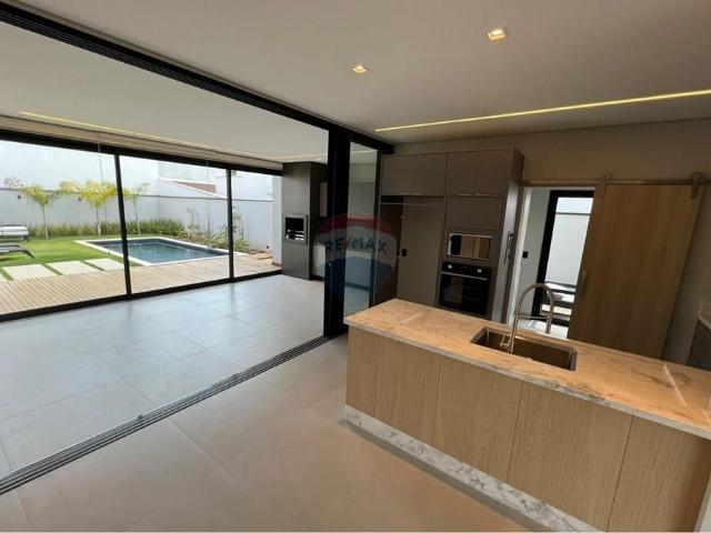 250 Área Útil Casa de Condomínio Alugar, 3 Dormitórios localizado em Avenida Júlio Cassola, 3.105 Alphaville Nova Esplanada 4 Alphaville Esplanada, Votorantim, São Paulo, 18118001 | Brasil