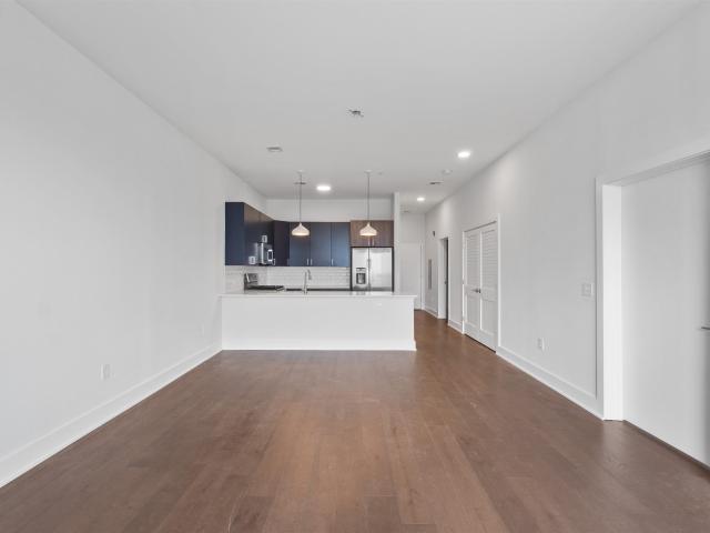 250 Avenue E # 609