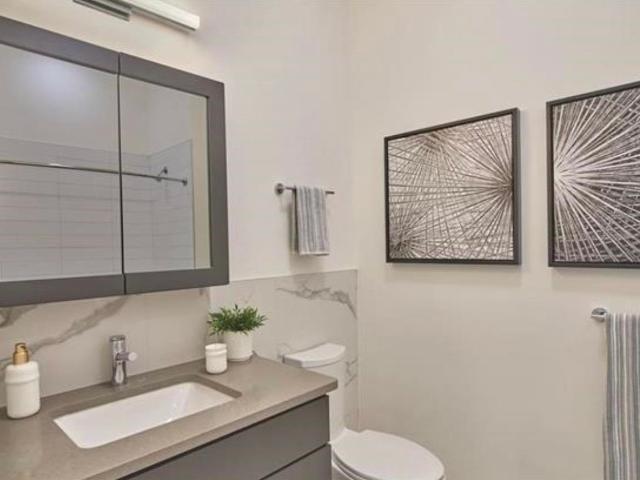 250 Avenue E # 602