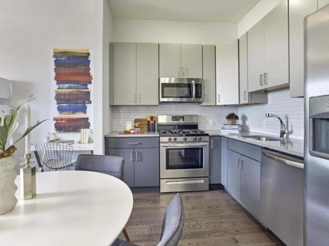 250 Avenue E # 618