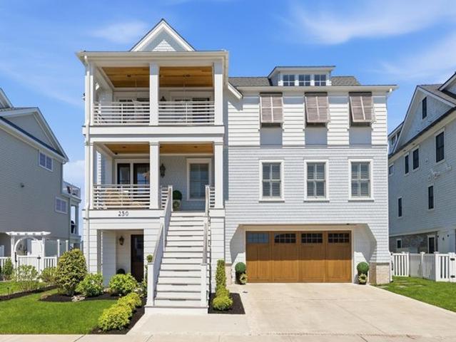 250 Bay Rd, Ocean City, NJ 08226