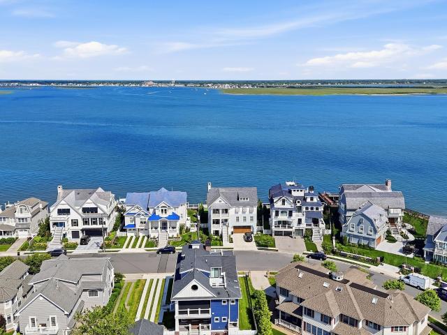 250 Bay Road