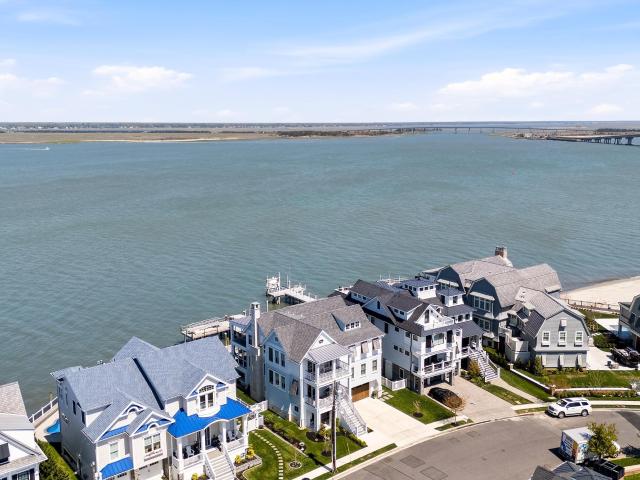 250 Bay Road