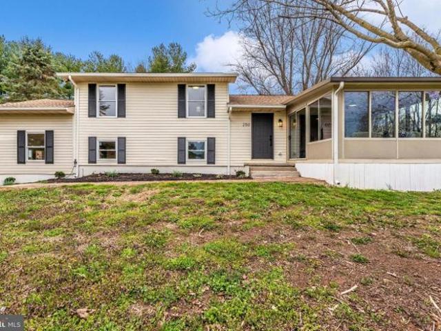 250 Barnhart Rd, Westminster, MD 21158