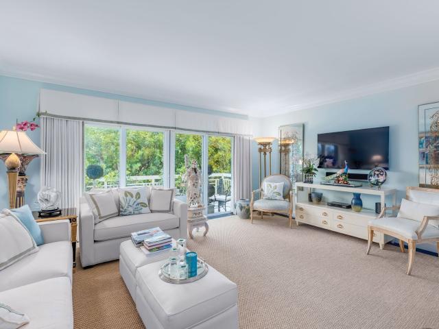 250 Bradley Place 202, Palm Beach, US, FL