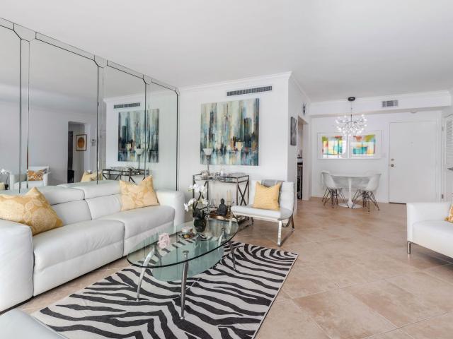 250 Bradley Place 301, Palm Beach, US, FL