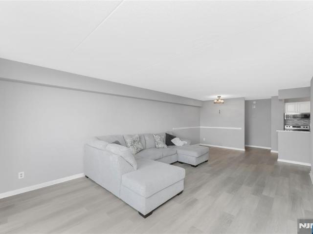 250 Gorge # 21E