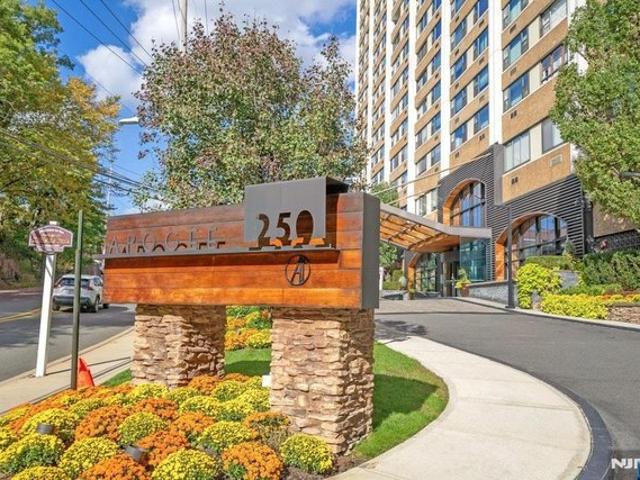 250 Gorge Rd Apt 10J, Cliffside Park, NJ 07010