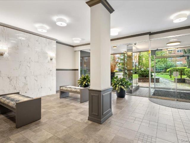 250 Garth Road 2E3