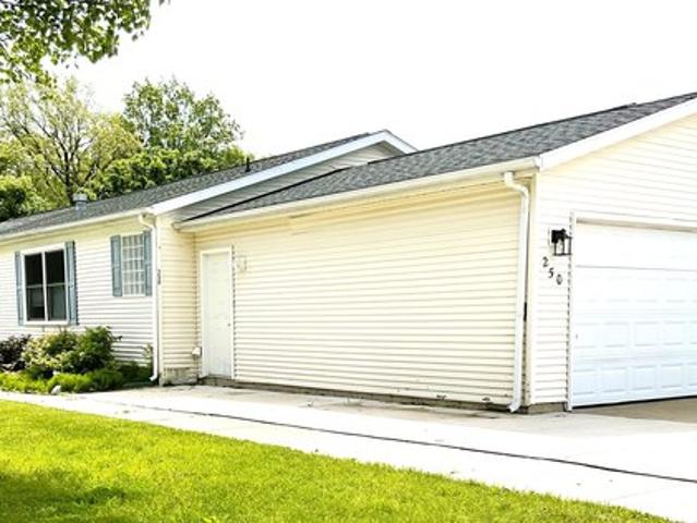 250 Dundee Cir, Saline, MI 48176