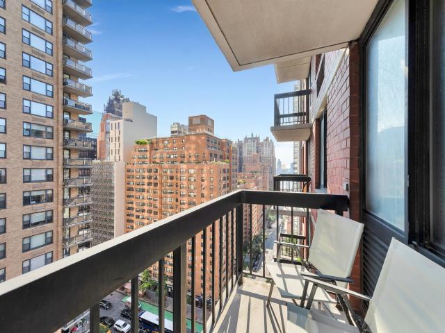 250 E 40TH Street 18C