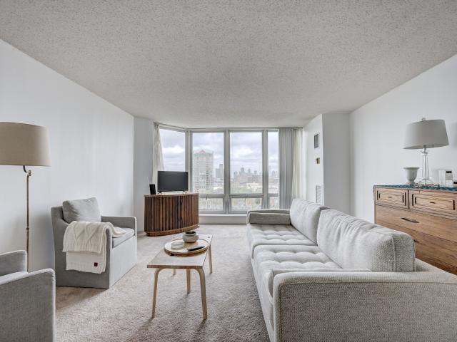 250 e harbortown drive # 902