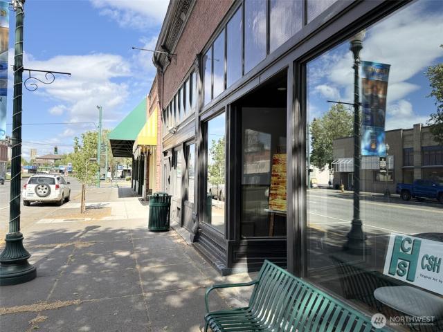 250 E Main Street