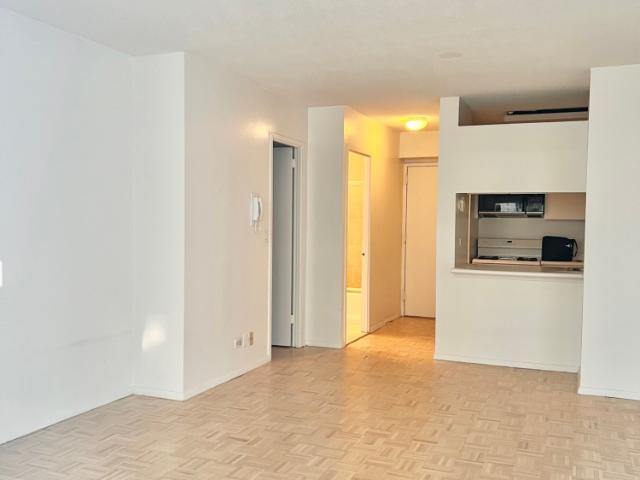 250 East 40th Street, New York, NY