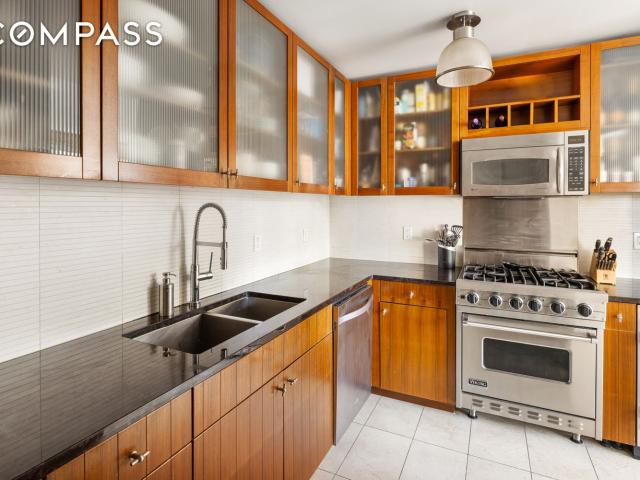 250 East 53rd Street, New York, NY