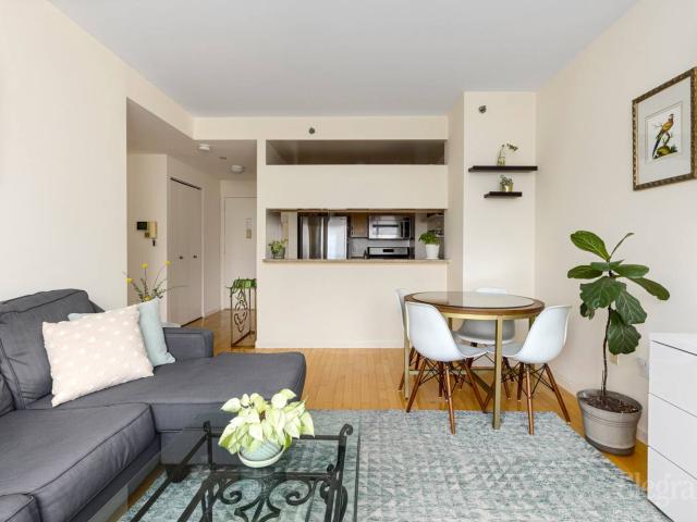 250 East 30th Street, New York, NY