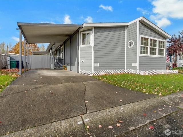 250 Holly Dr, Enumclaw, WA 98022