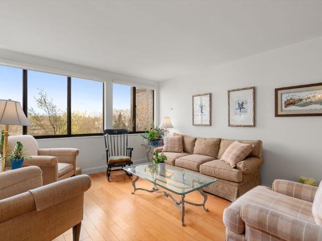 250 Hammond Pond Pkwy, Unit 705S, Newton, MA 02467 | MLS #73505