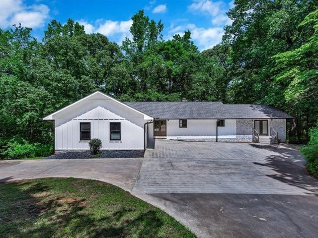250 Harbor Heights Cir, Lavonia, GA 30553