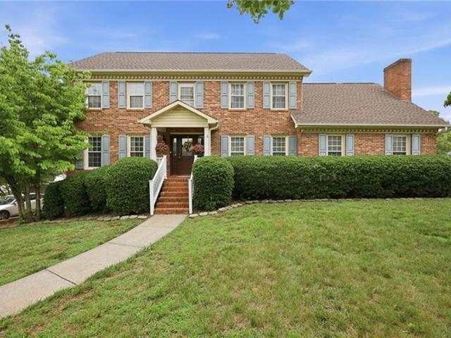 250 Hedrick Dr, Kernersville, NC 27284