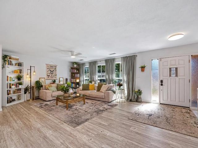 250 Herrington Dr, Auburn, CA 95603