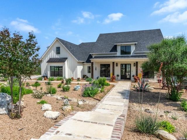 250 Johnson Rd, Center Point, TX 78010