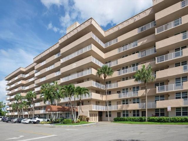 250 Jacaranda Dr Apt 408, Plantation, FL 33324