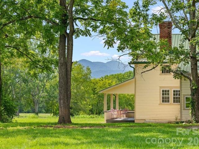 250 Justice Ridge Rd, Candler, NC 28715