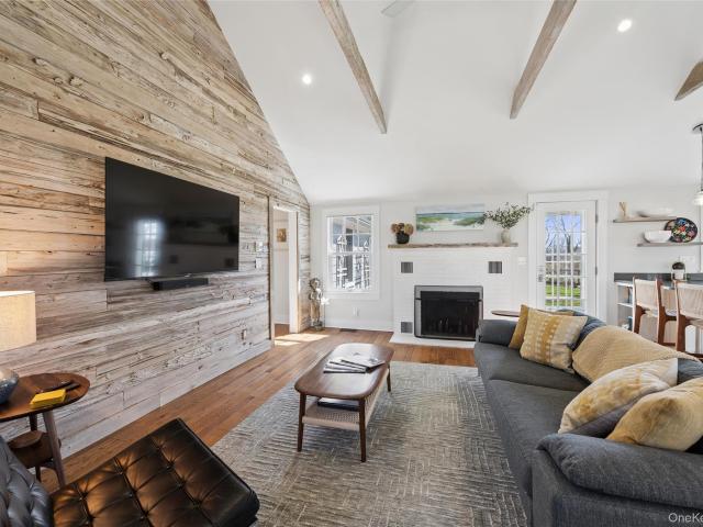 250 Oak Rd, New Suffolk, NY 11956 | MLS #980096