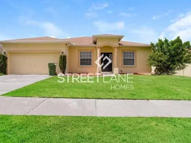 $250 off first full months rent if lease starts by 08.31.2022.