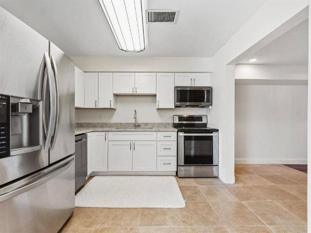 $250 OFF 1st Month's Rent