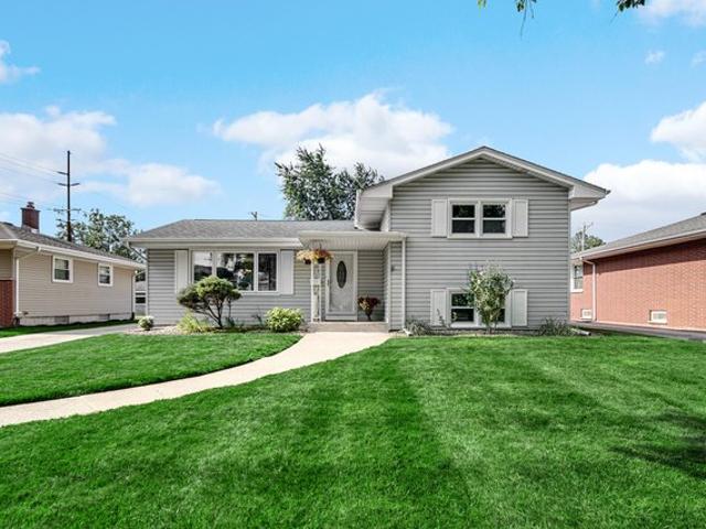 250 Lawndale Dr, Munster, IN 46321