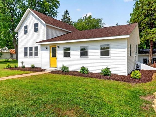 250 Lawrence St, Westfield, WI 53964