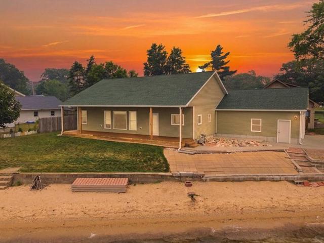 250 Langley St, Lake City, MI 49651