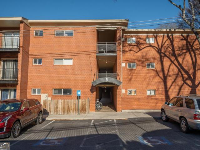 250 Little Street B302