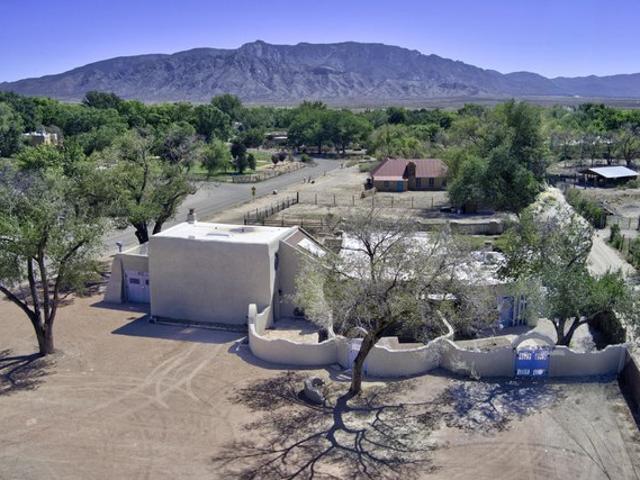 250 Moongate Rd, Corrales, NM 87048