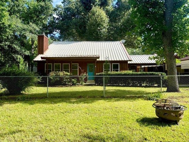 250 Maplewood Dr, Hemphill, TX 75948