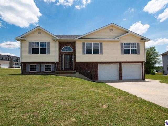 250 Meadowlake Dr, Radcliff, KY 40160