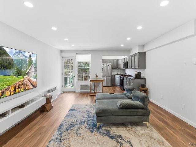 250 N Broadway 5B