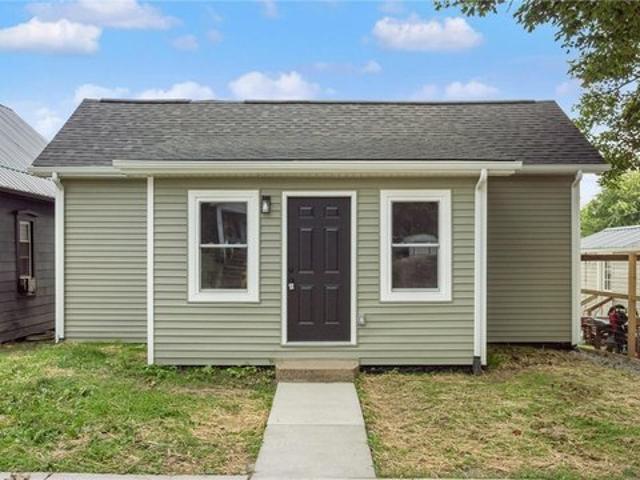 250 N Main St, Roseville, OH 43777