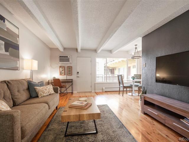 250 N pearl # 206