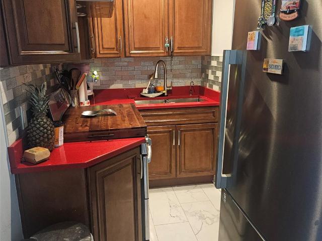 250 North Broadway LB2