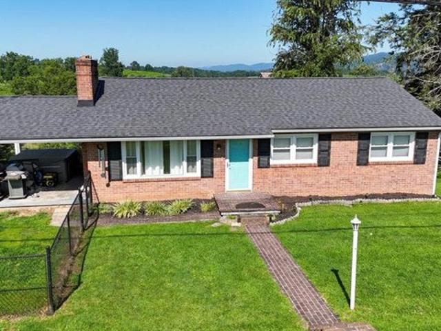 250 North Dr, Marion, VA 24354